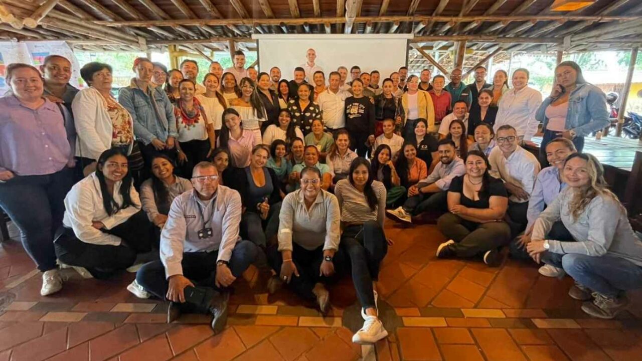 Strengthening multi-stakeholder dialogue spaces for the Alto Occidente ...